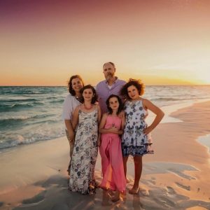 Local Neighbor Feature: The Withrow Family - Hello Woodlands